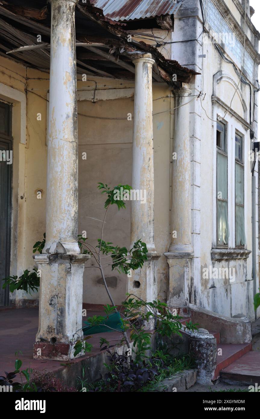 Old colonial house in poor condition, Inhambane Town, Inhambane ...