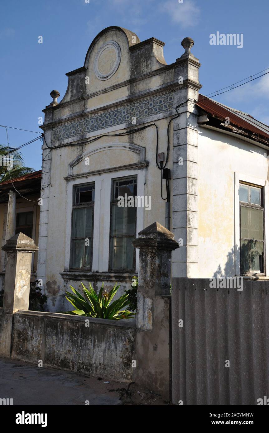 Old colonial house in poor condition, Inhambane Town, Inhambane ...