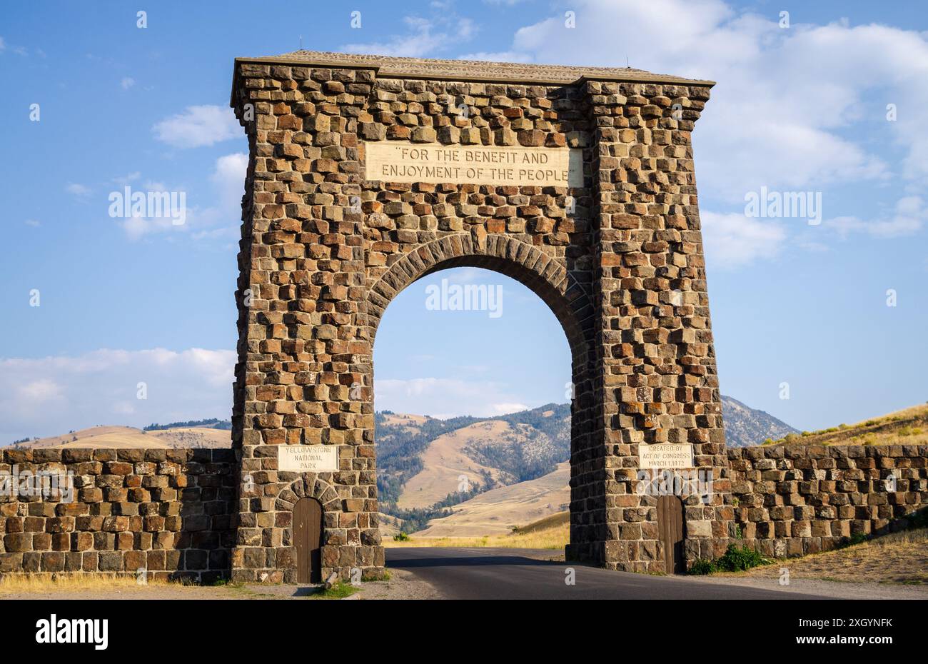 Experience yellowstone hi-res stock photography and images - Alamy