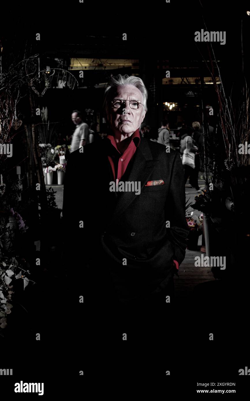 Cockney actor hi-res stock photography and images - Alamy