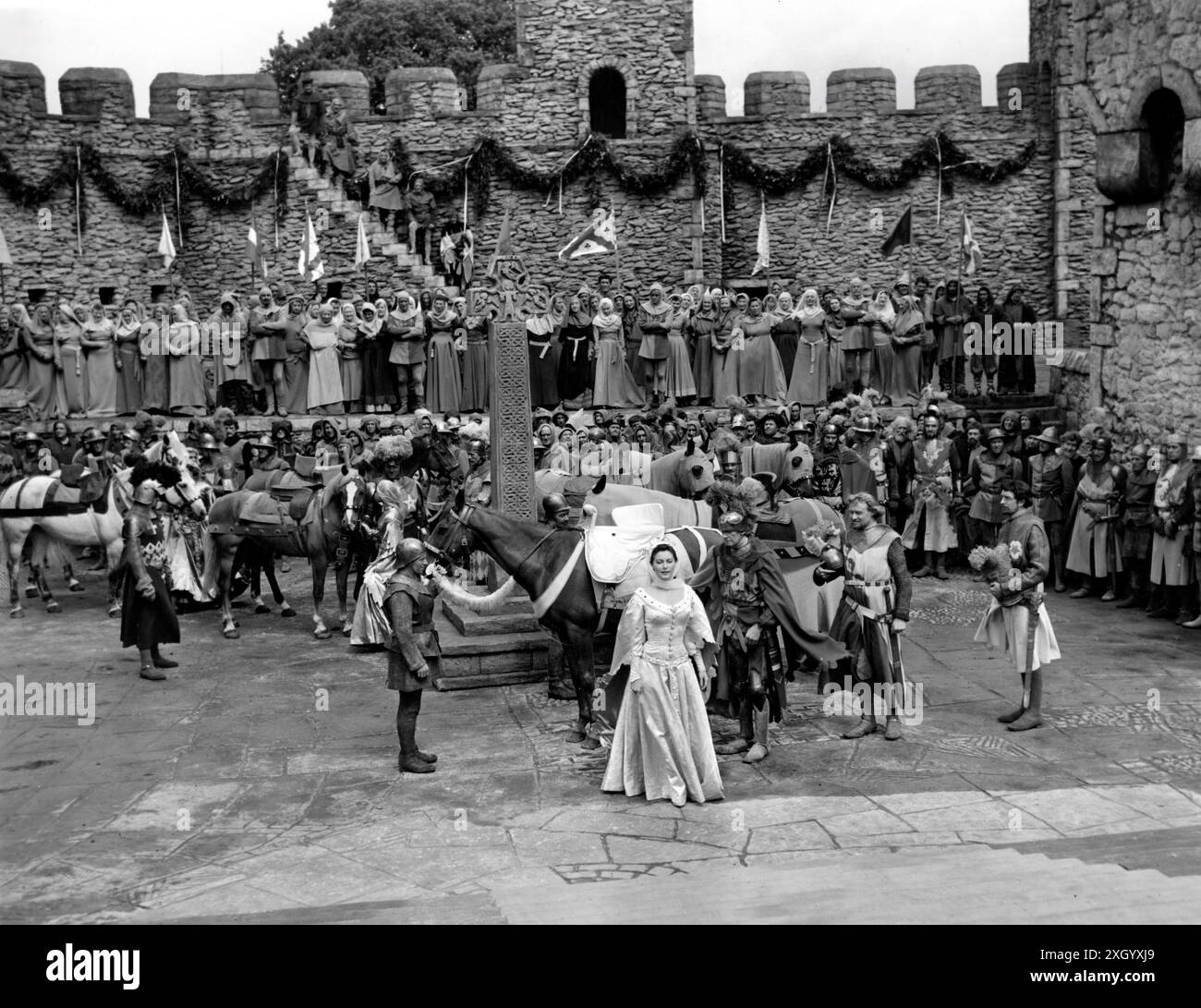 Knights of the round table (1953) hi-res stock photography and images ...