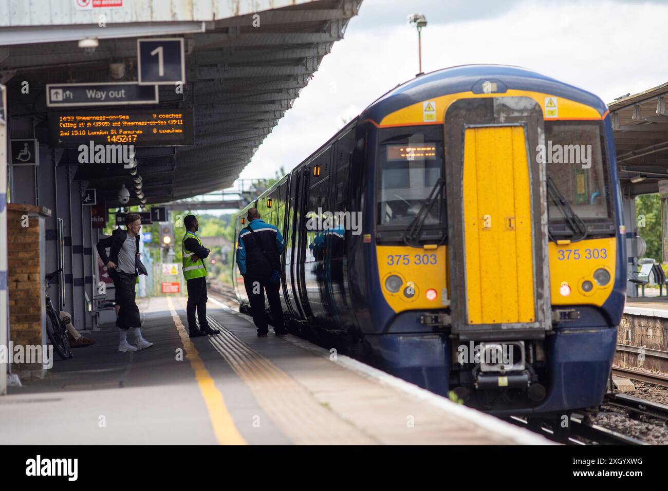 Sittingbourne railway station is on the Chatham Main Line and the ...