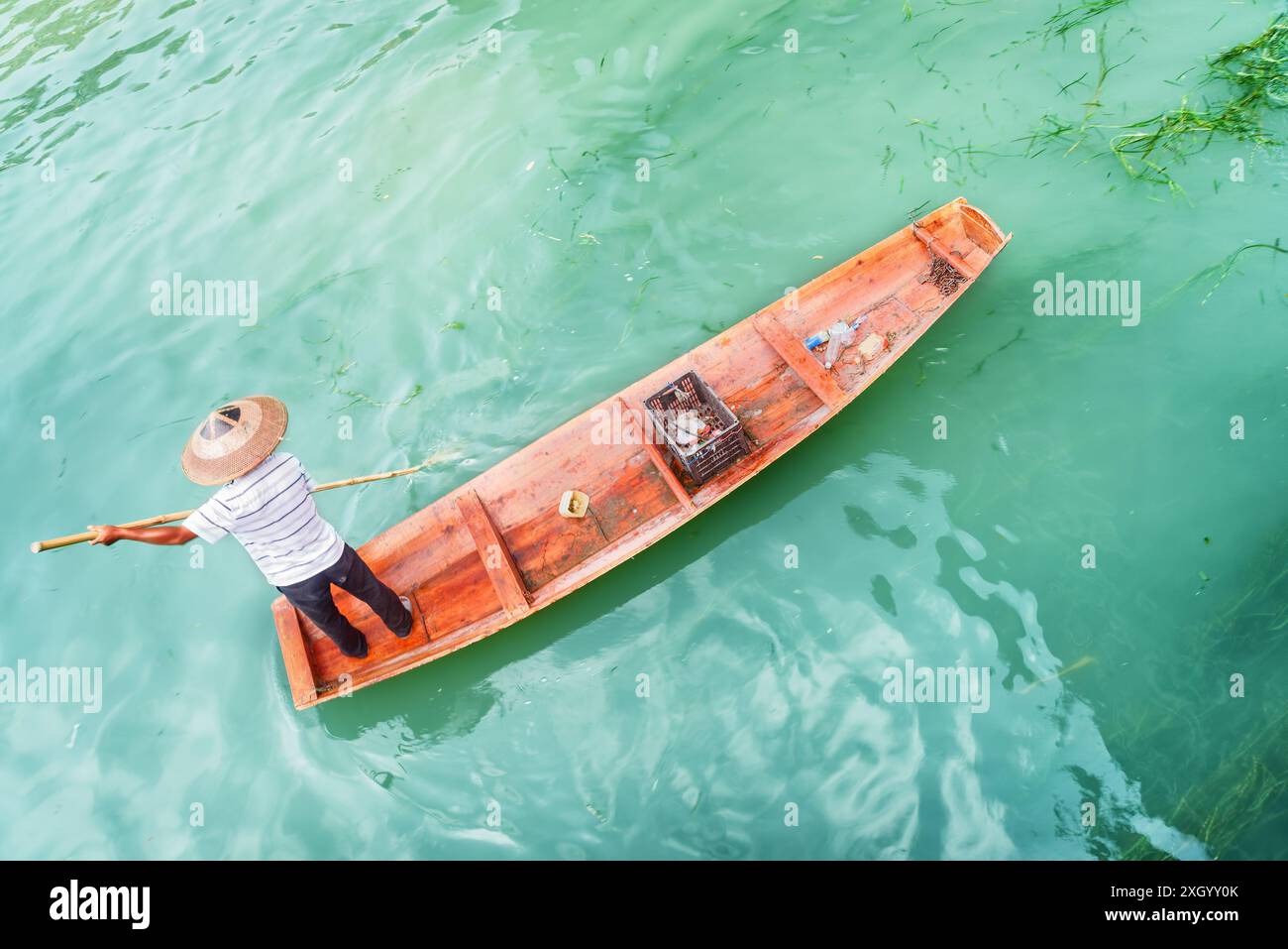 Chinese boatman hi-res stock photography and images - Alamy