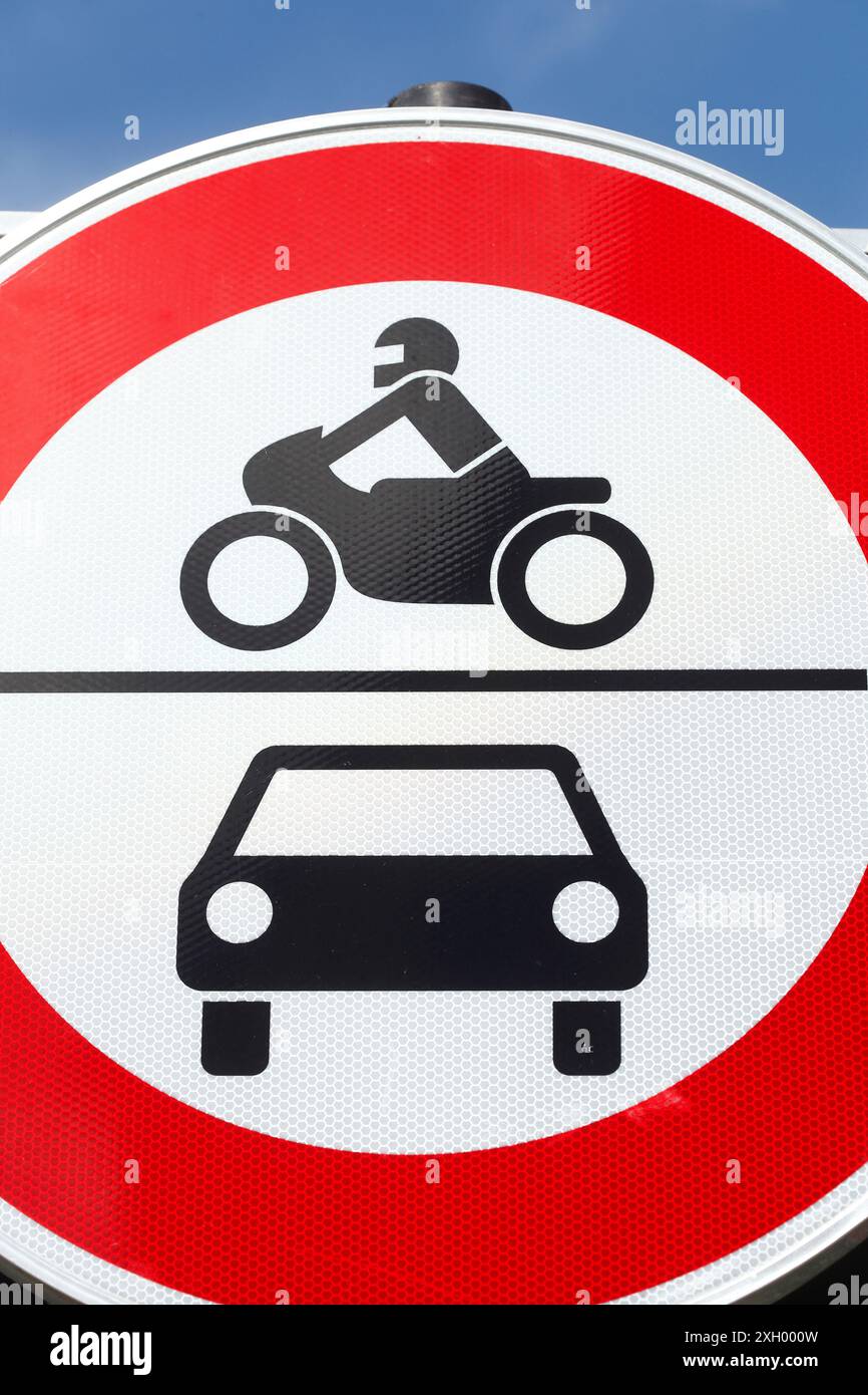 Passage prohibited prohibition sign hi-res stock photography and images ...