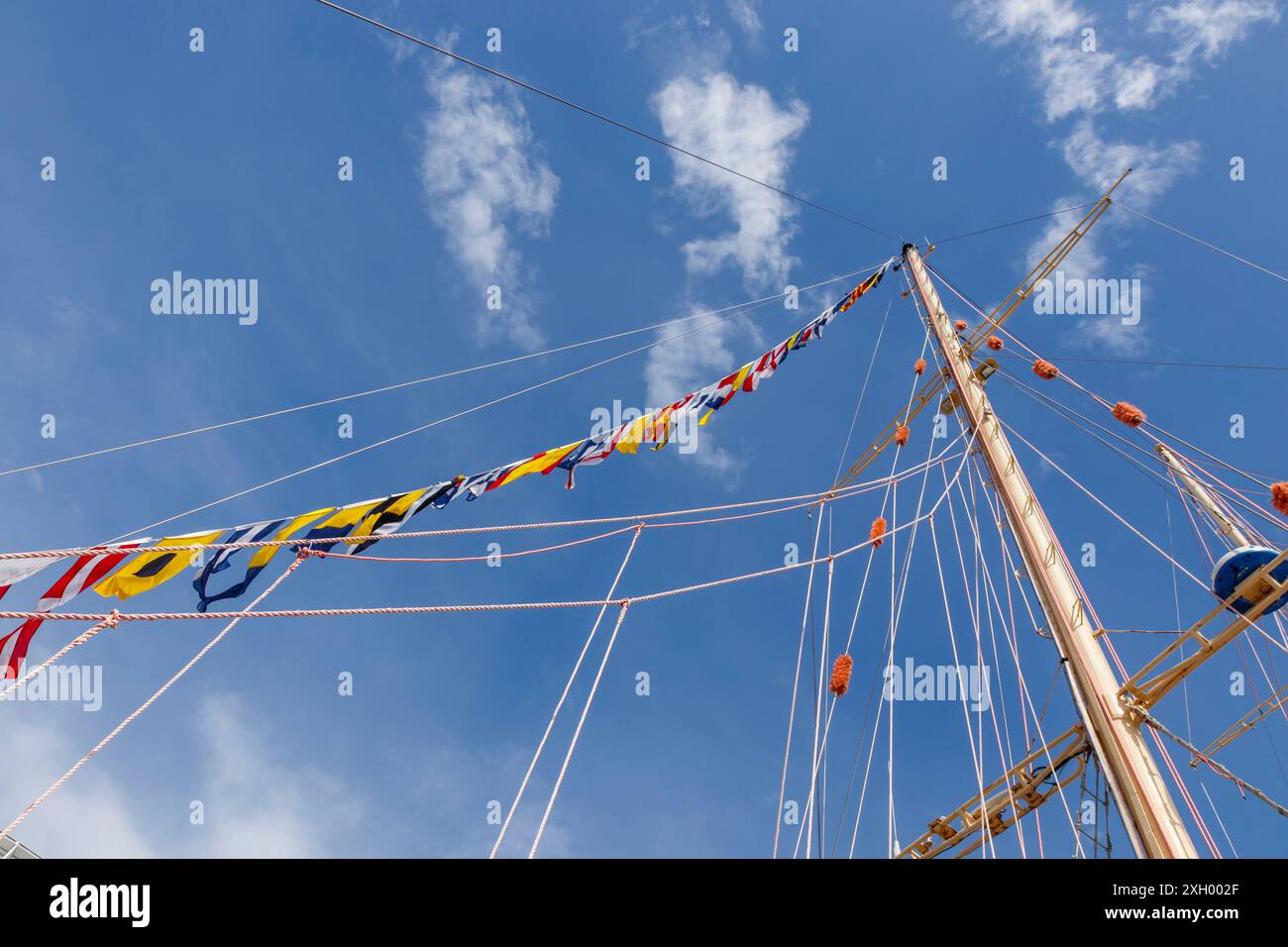Old ship with flag bunting hi-res stock photography and images - Alamy