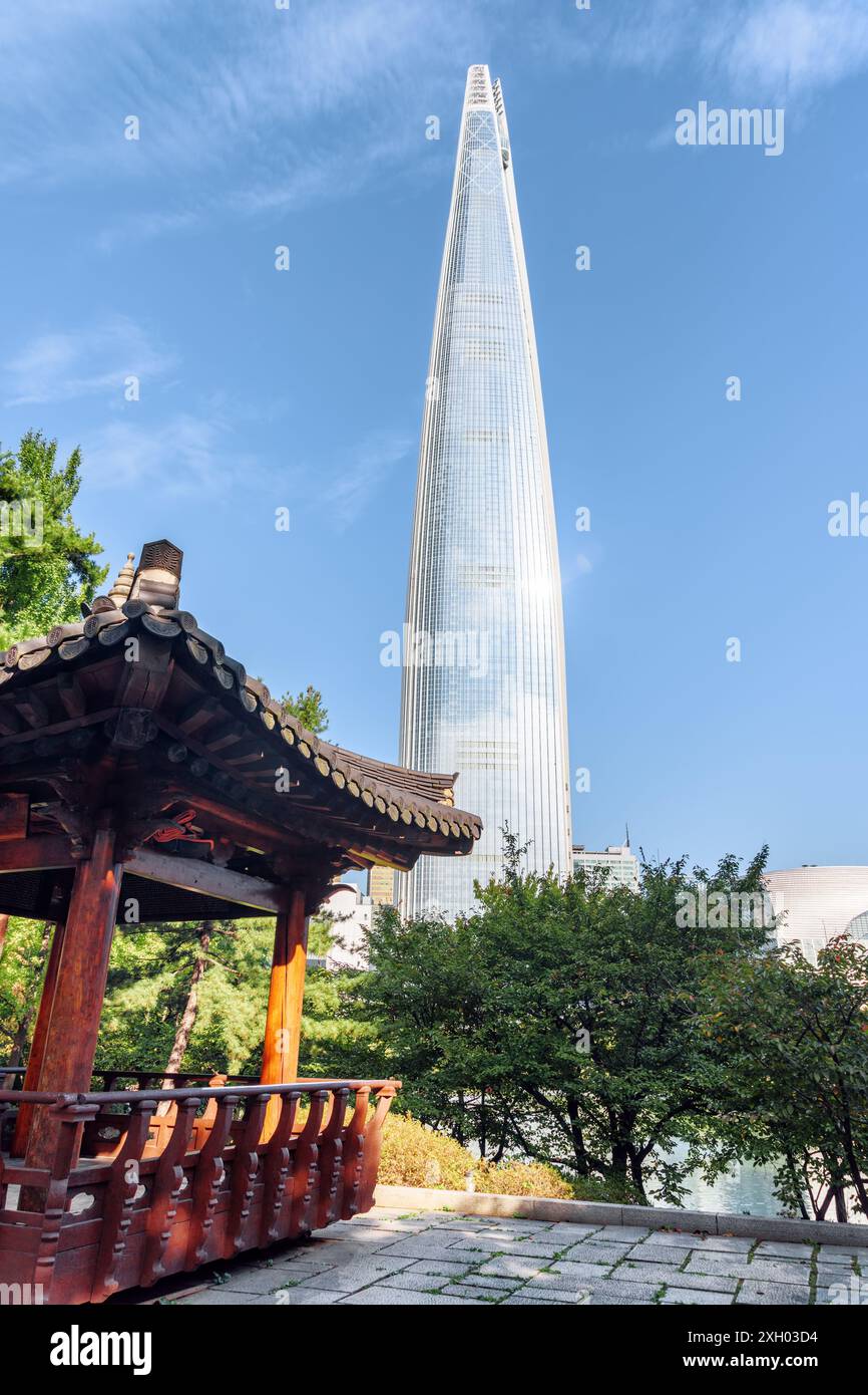 Amazing wooden pavilion of traditional Korean architecture among green ...