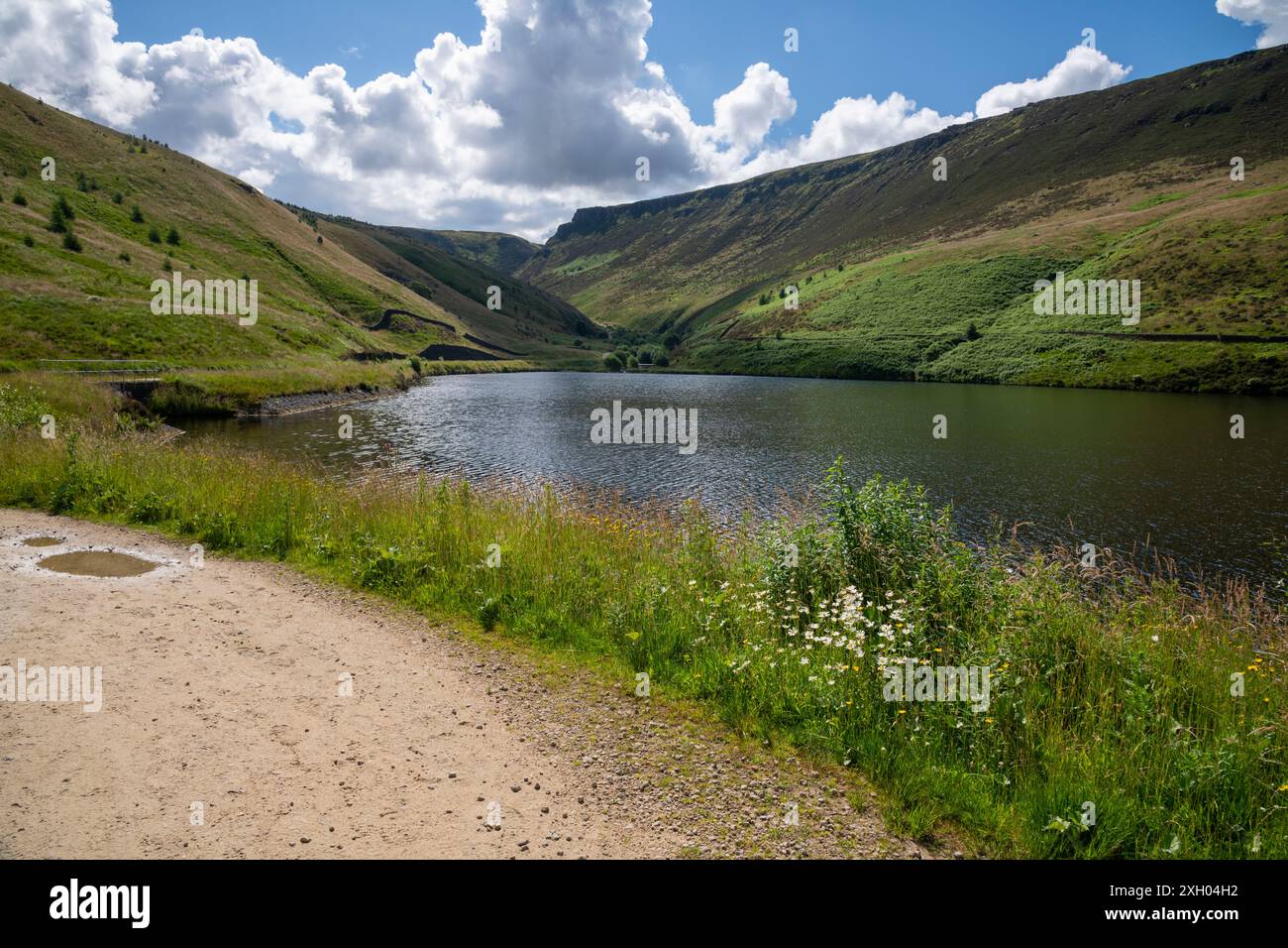 Greenfield reservoir in the hills around Saddleworth Moor in the Peak ...