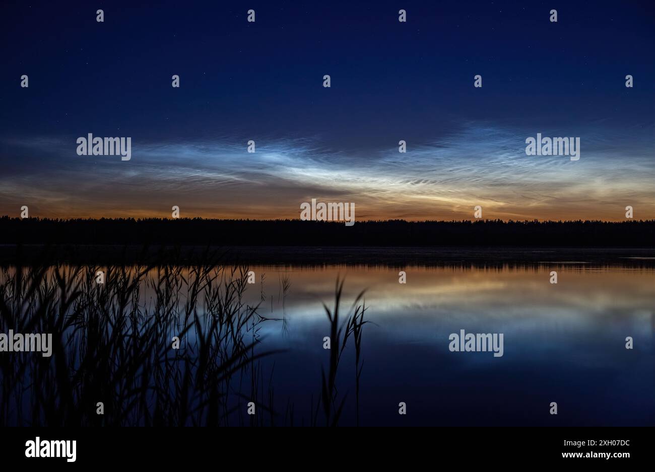 Reflection of stars in water hi-res stock photography and images - Alamy