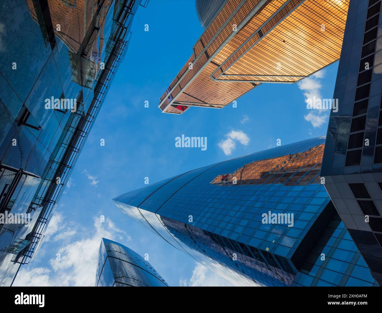 Skyscrapers urban high rise hi-res stock photography and images - Alamy