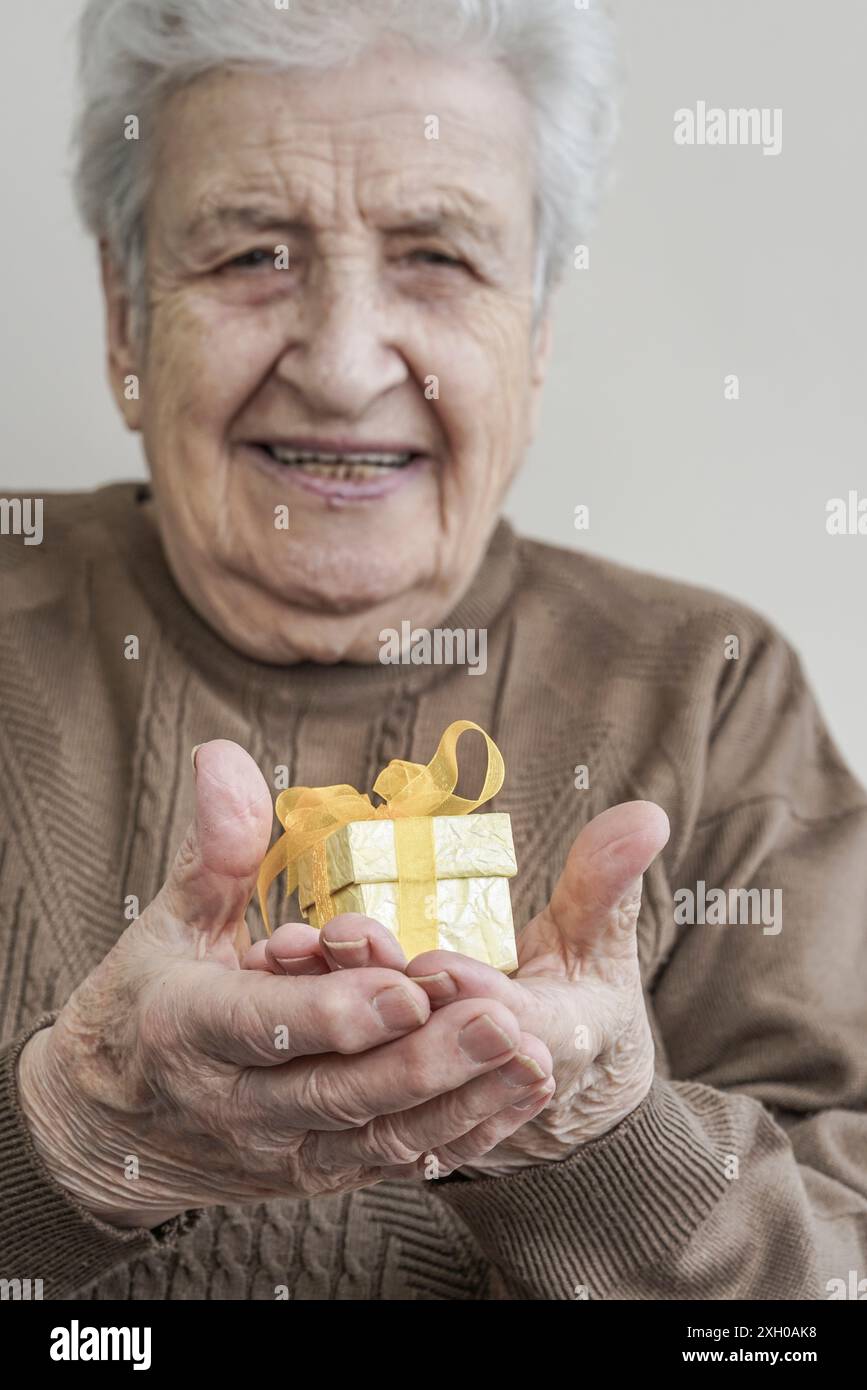 Hand old woman wrapped hi-res stock photography and images - Alamy