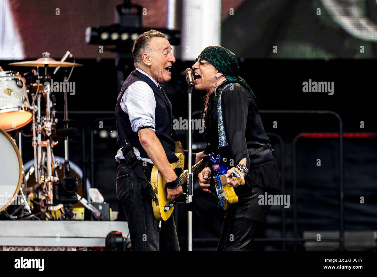 Springsteen and e street band 2024 world tour hi-res stock photography ...