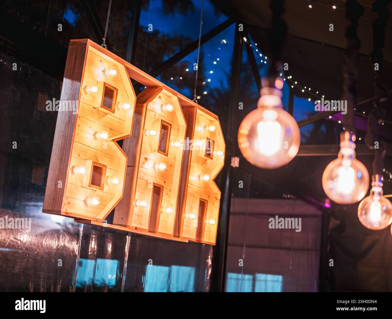 Bar and night club hi-res stock photography and images - Alamy