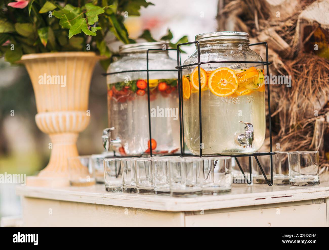 Vintage fruit decor hi-res stock photography and images - Alamy