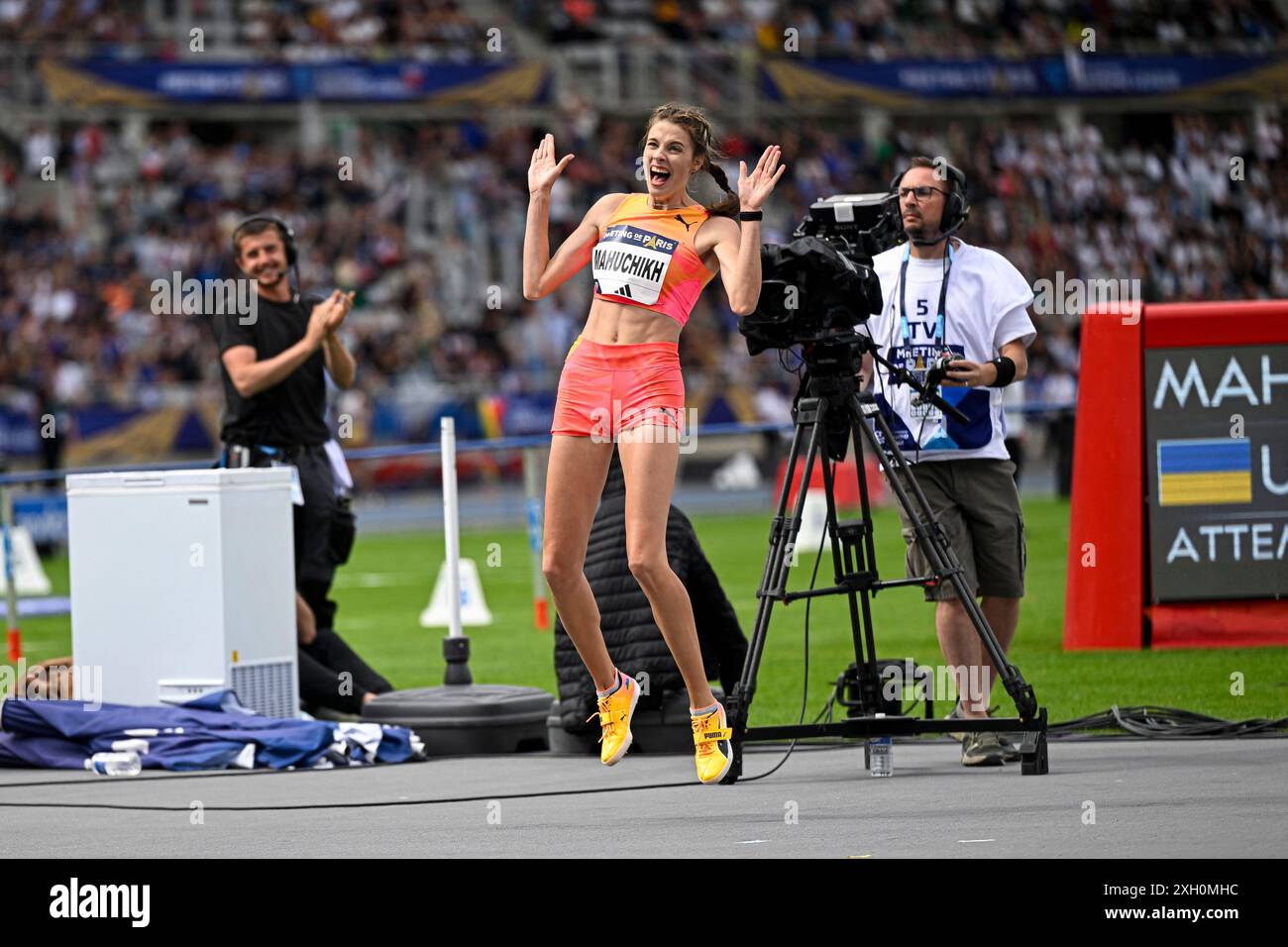 Paris, France. 07th July, 2024. Yaroslava Mahuchikh after breaking the ...
