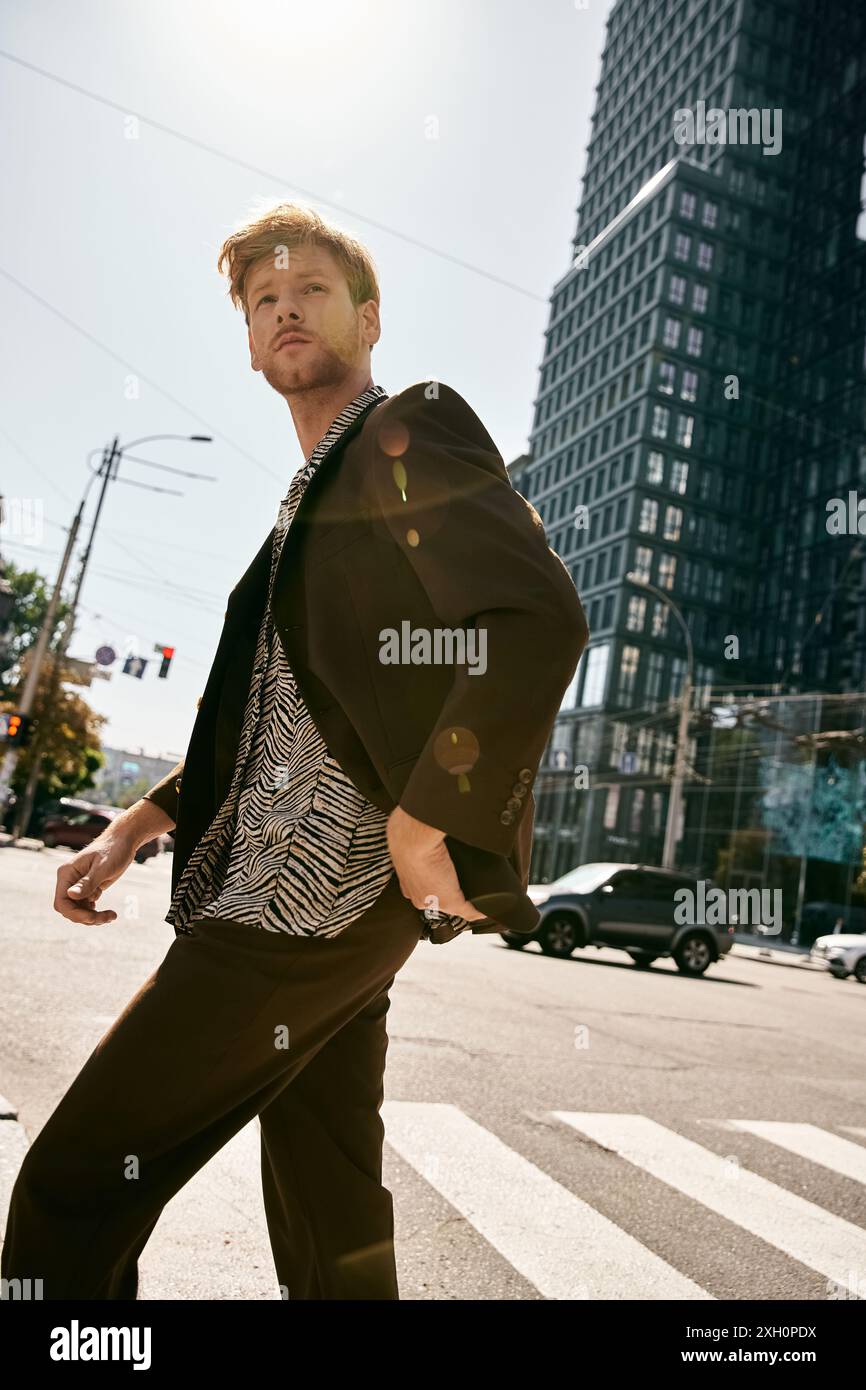 In bustling city young hi-res stock photography and images - Alamy