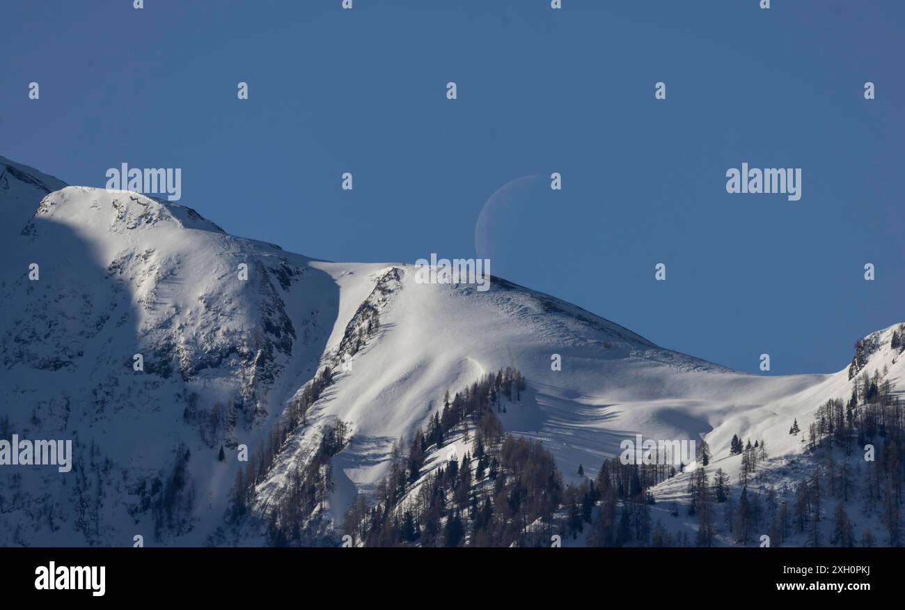 Crescent mountain hi-res stock photography and images - Alamy