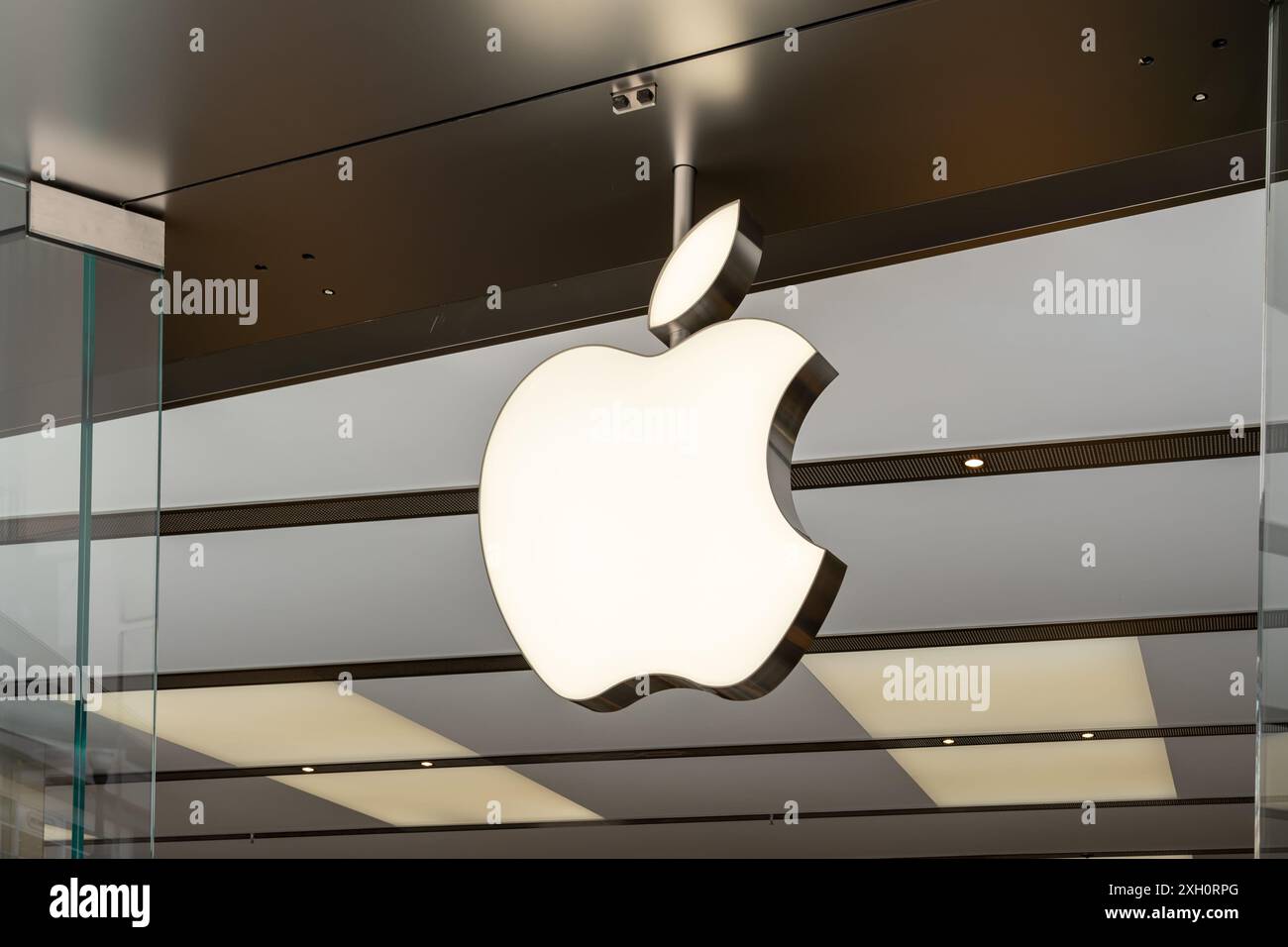 Close up of Apple store logo is shown. Salt Lake City, Utah, USA Stock ...