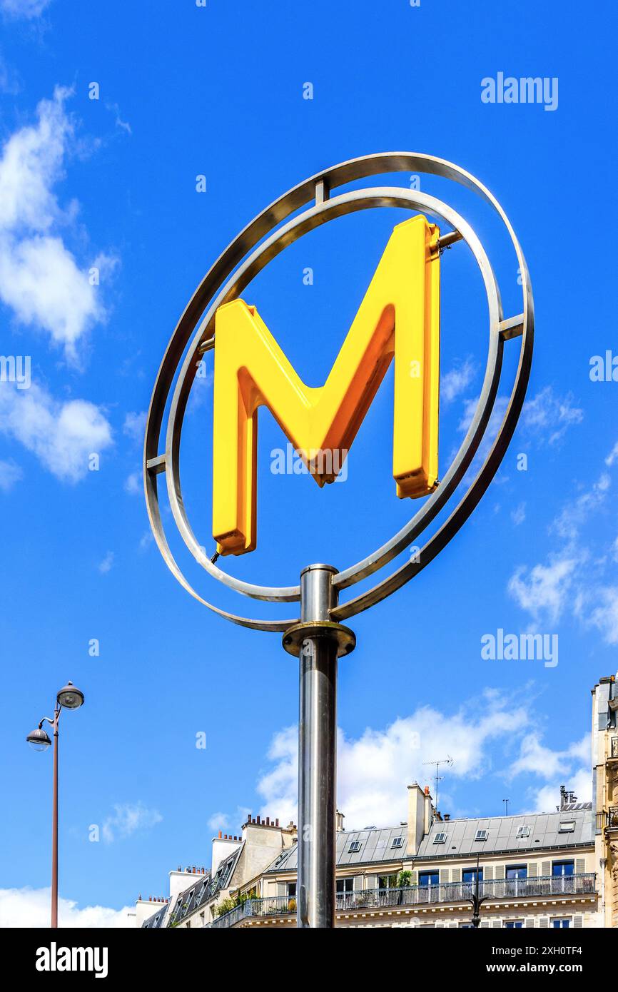 Modern m hi-res stock photography and images - Alamy