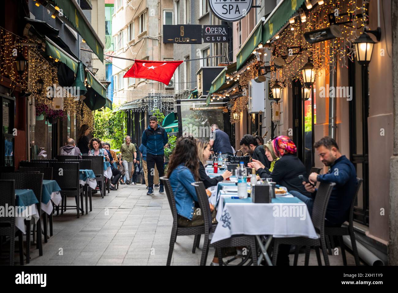 Pedestrianised street with resturants, in Beyoglu District, Istanbul ...