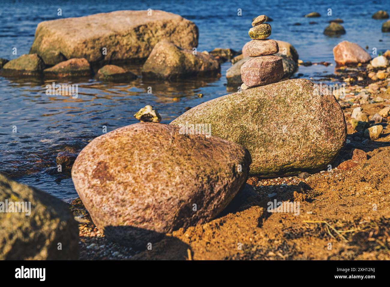 Cairns on beach water hi-res stock photography and images - Alamy