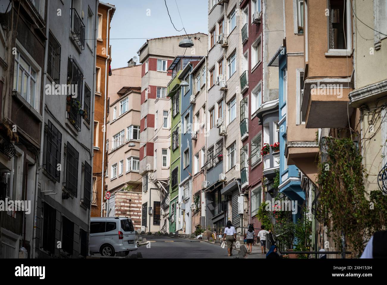 Typical street in Beyoglu District, Istanbul, Turkey Stock Photo - Alamy