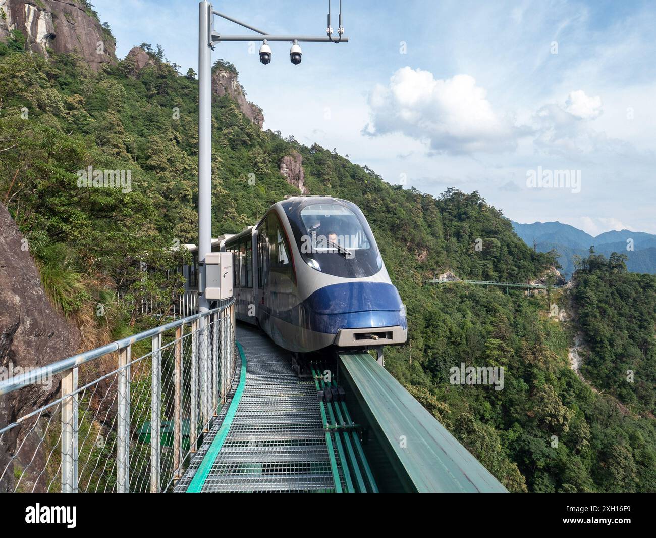 (240711) -- ZIXI COUNTY, July 11, 2024 (Xinhua) -- An electrical ...