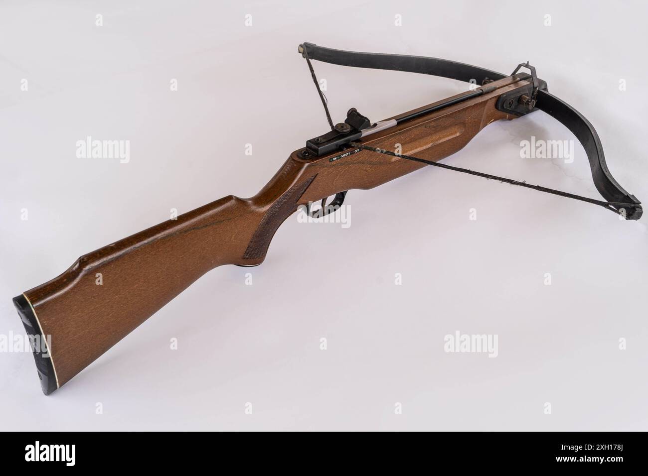Crossbow accurate hi-res stock photography and images - Alamy