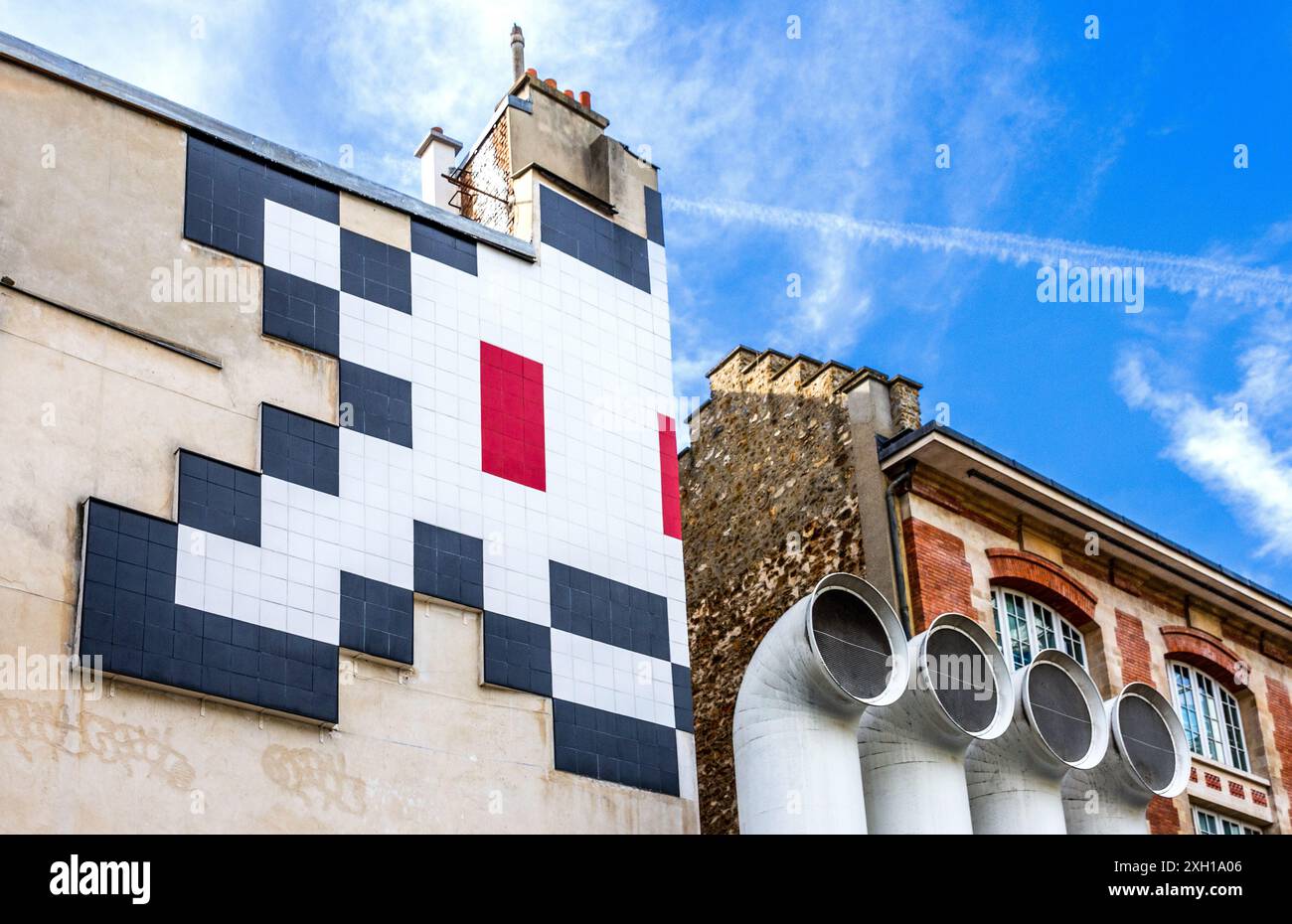 Street art tiles hi-res stock photography and images - Alamy