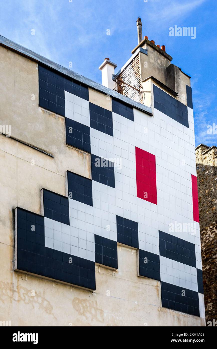 Street art tiles hi-res stock photography and images - Alamy