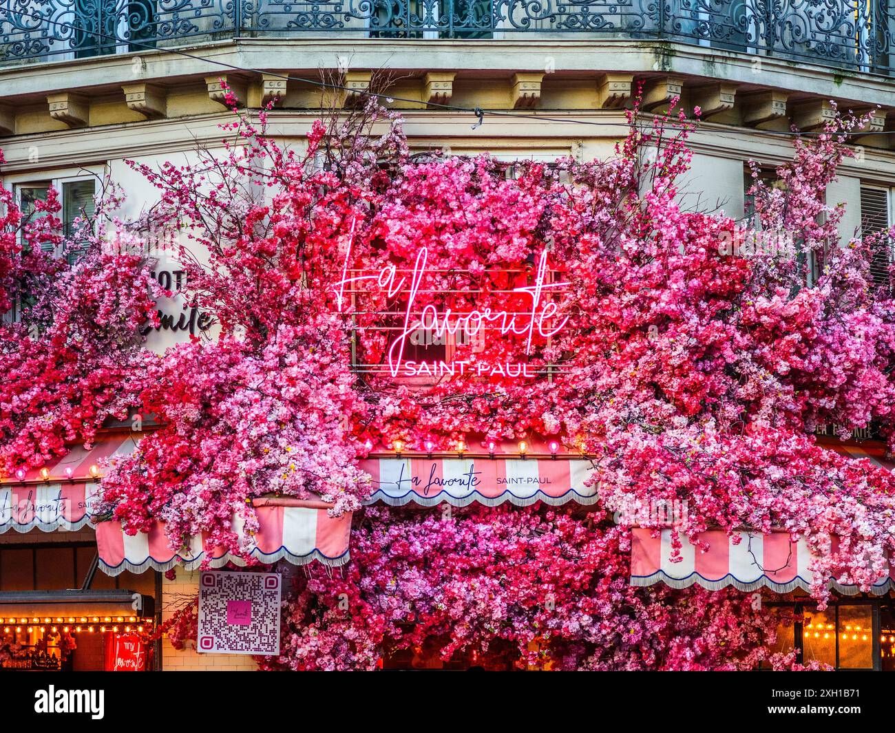 Decorative floral entrance to "La Favorite Saint Paul" cafe restaurant ...