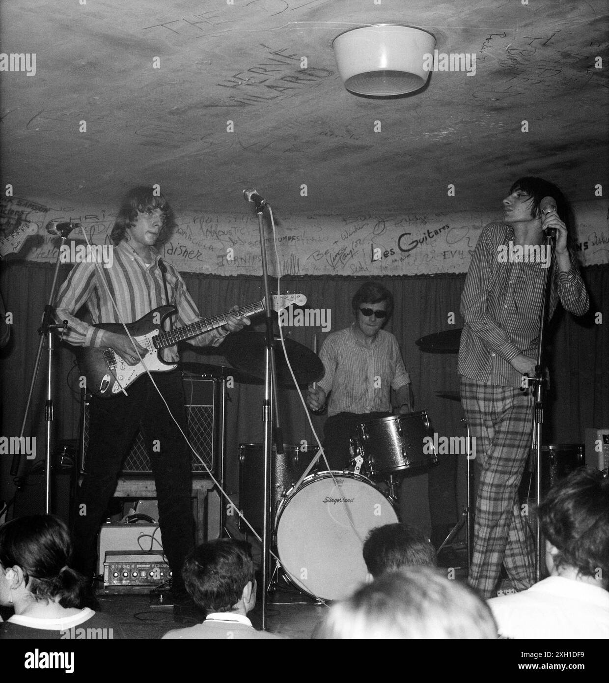 Singer microphone on stage in Black and White Stock Photos & Images - Alamy