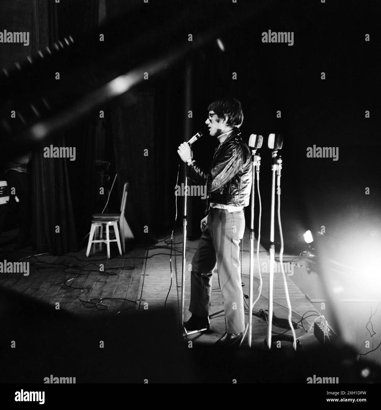 Jacques dutronc 1960s Black and White Stock Photos & Images - Alamy