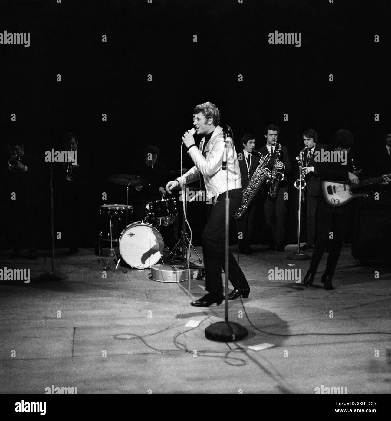 Johnny Hallyday in concert, circa 1966 Stock Photo - Alamy