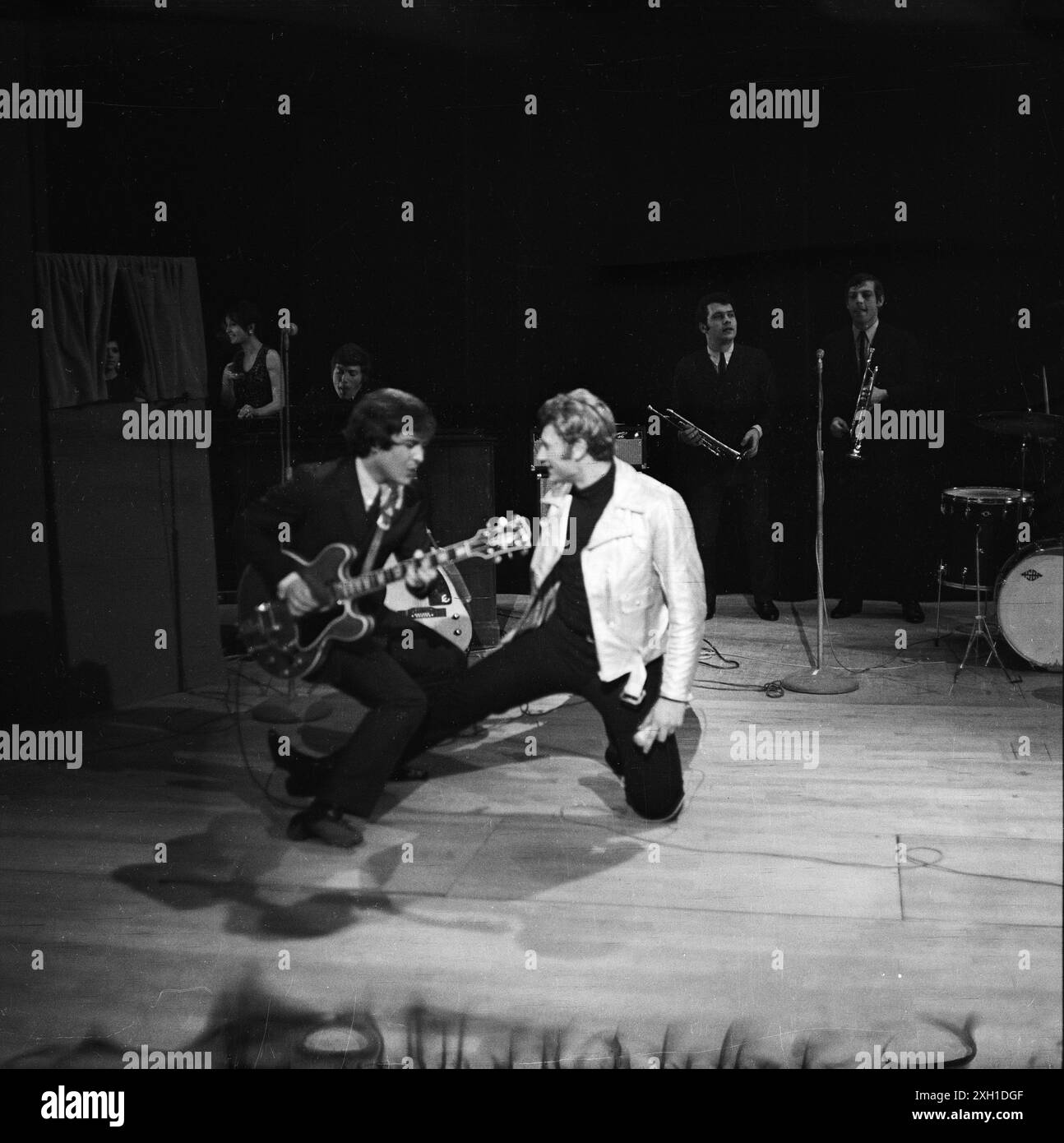 Johnny Hallyday in concert, circa 1966 Stock Photo - Alamy