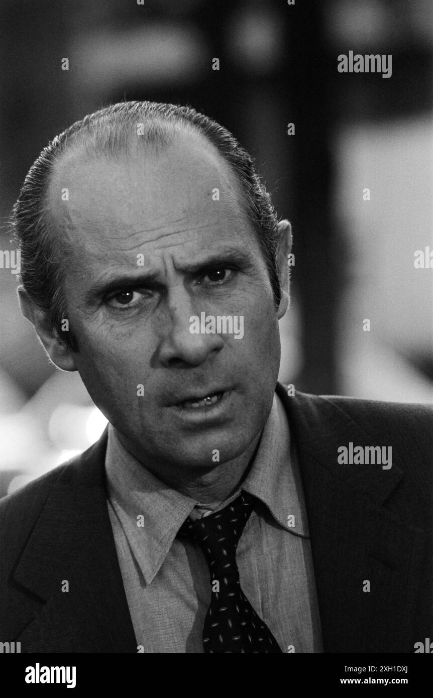 Guy Marchand on the set of the Nestor Burma series, episode "Les ...