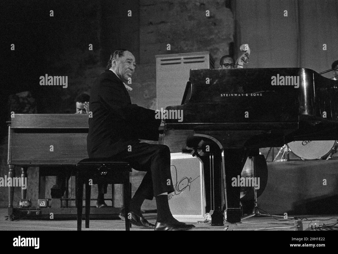 Duke Ellington and his orchestra on stage at the Théâtre Antique in ...