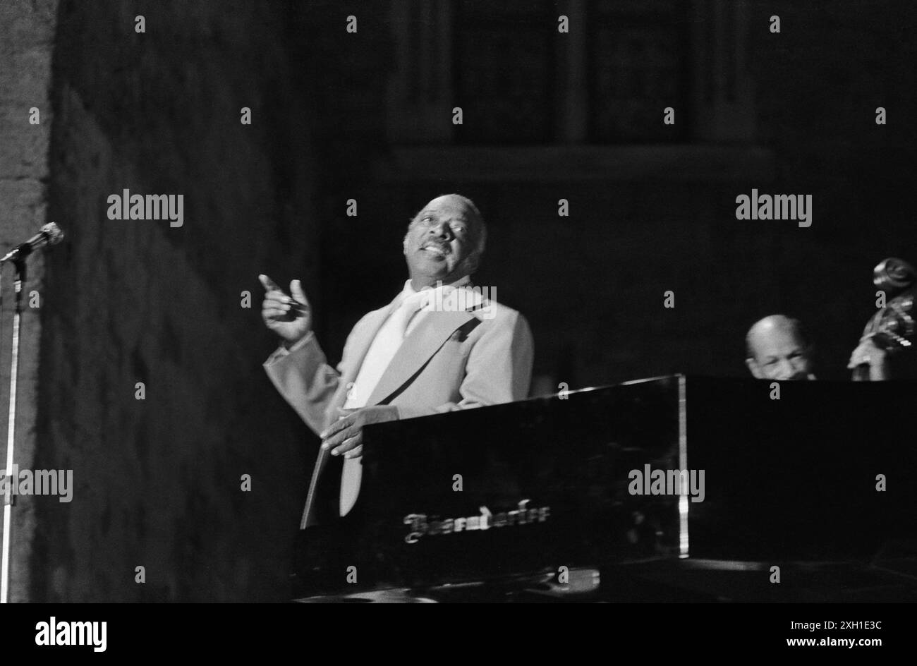 Count Basie and the Count Basie Orchestra at the Salon de Provence jazz ...