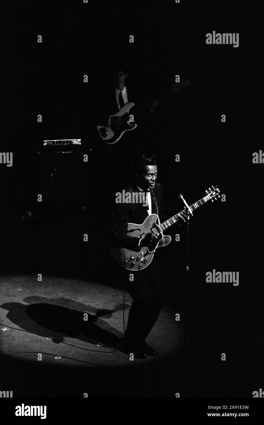 Rock music 1960s hi-res stock photography and images - Alamy