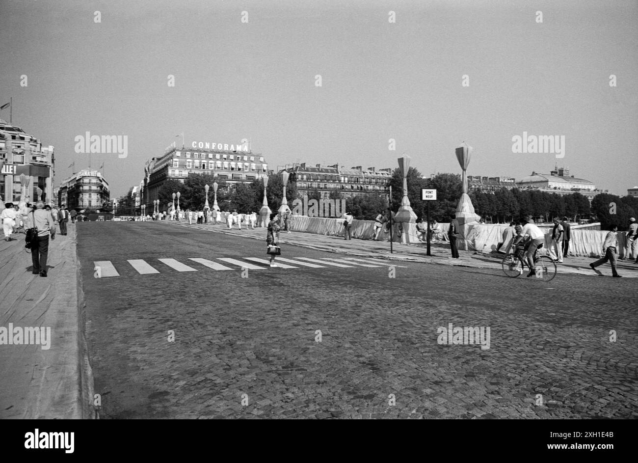 The Pont Neuf Wrapped, work by Christo and Jeanne Claude. Paris, 22 ...
