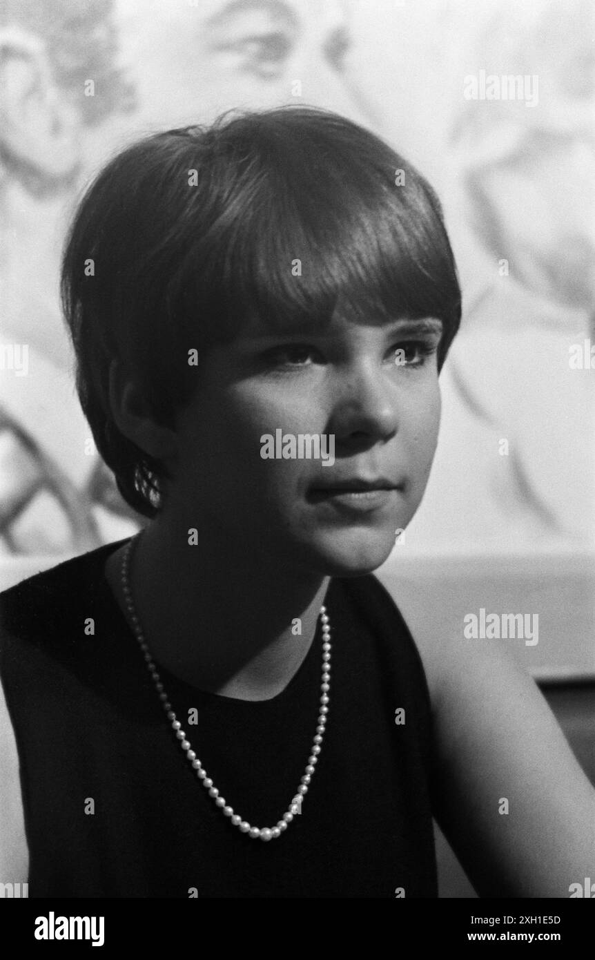 The young singer Evy, at the Golf-Drouot in Paris, in 1964 Stock Photo ...