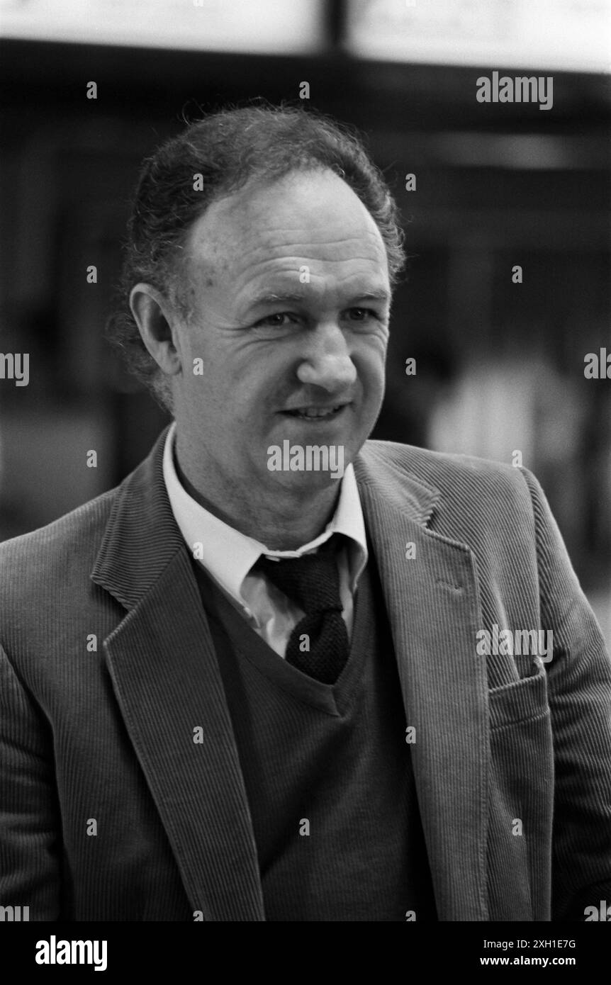 Actor on film set Black and White Stock Photos & Images - Alamy