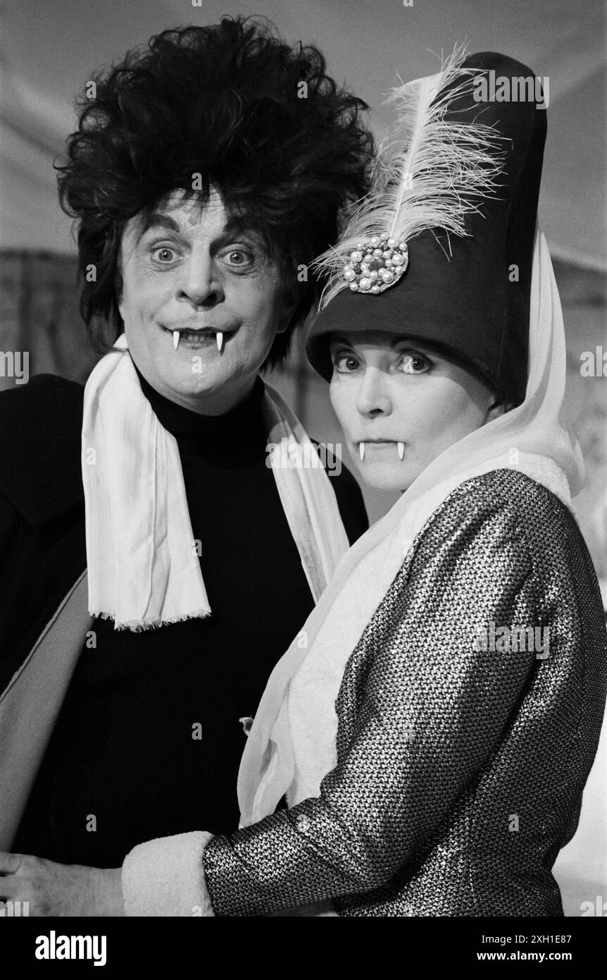 French TV show "Chantez le moi" broadcast on Antenne 2 in 1985 ...