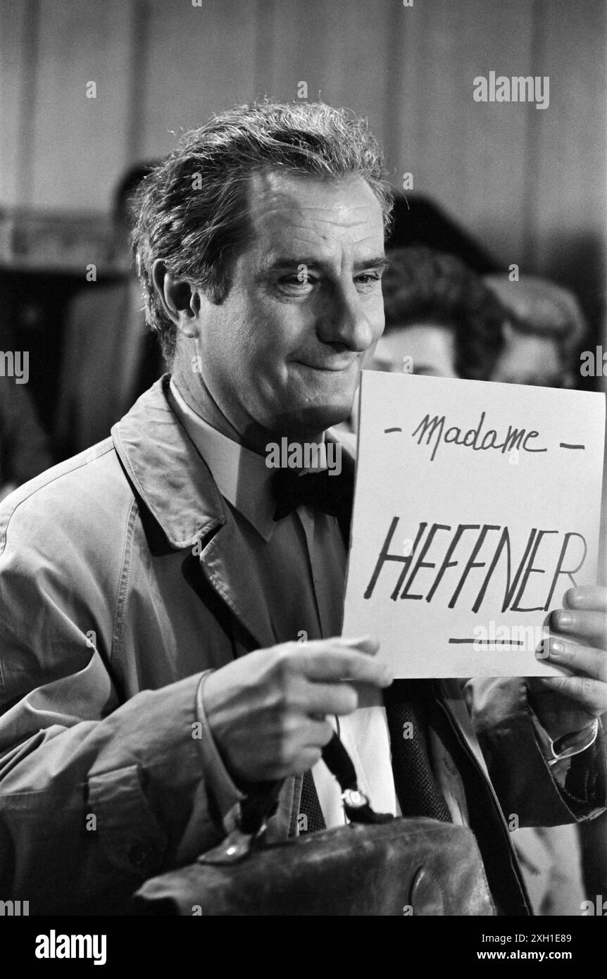 Michel Aumont on the set of the film "Une femme ou deux", directed by ...