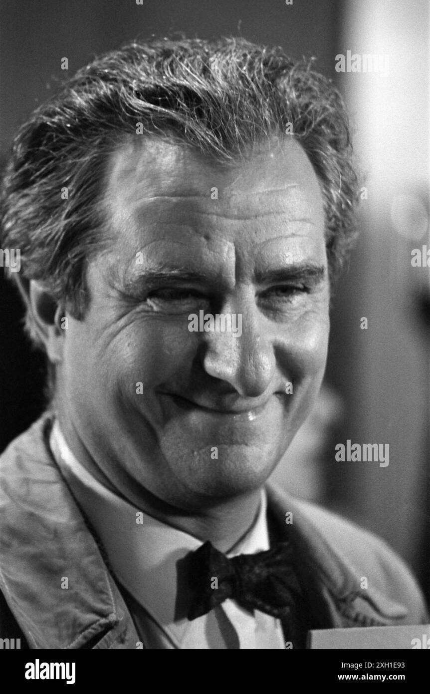 Michel Aumont on the set of the film "Une femme ou deux", directed by ...