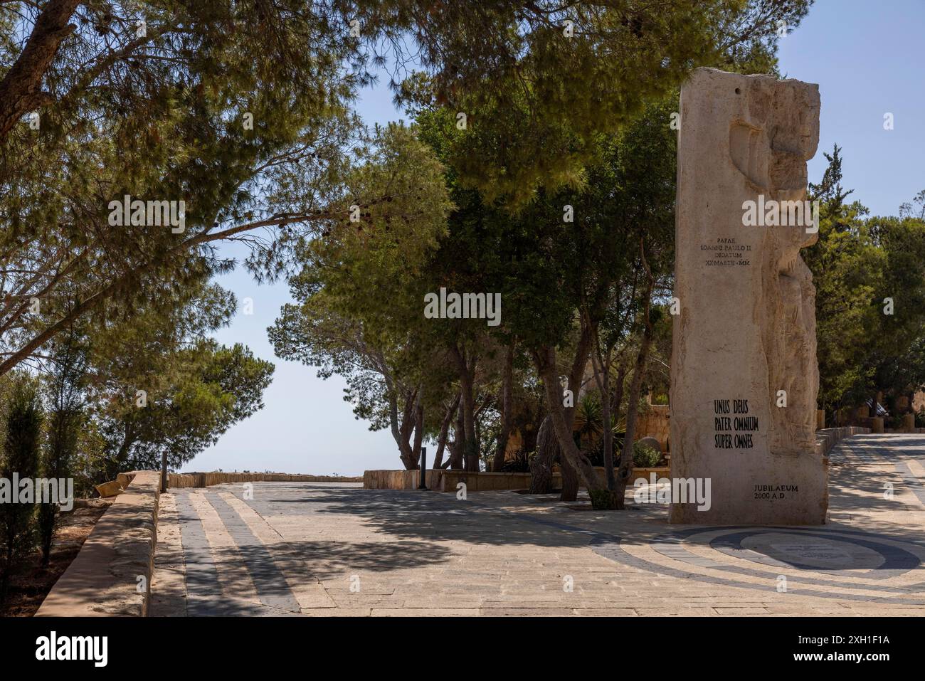 Road of Peace, sculpture by Vincenzo Bianchi to commemorate the visit ...