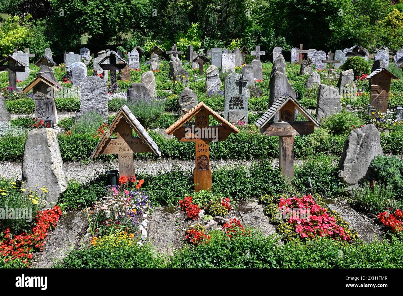 Cemetery Graves Gravestones Stock Photo - Alamy