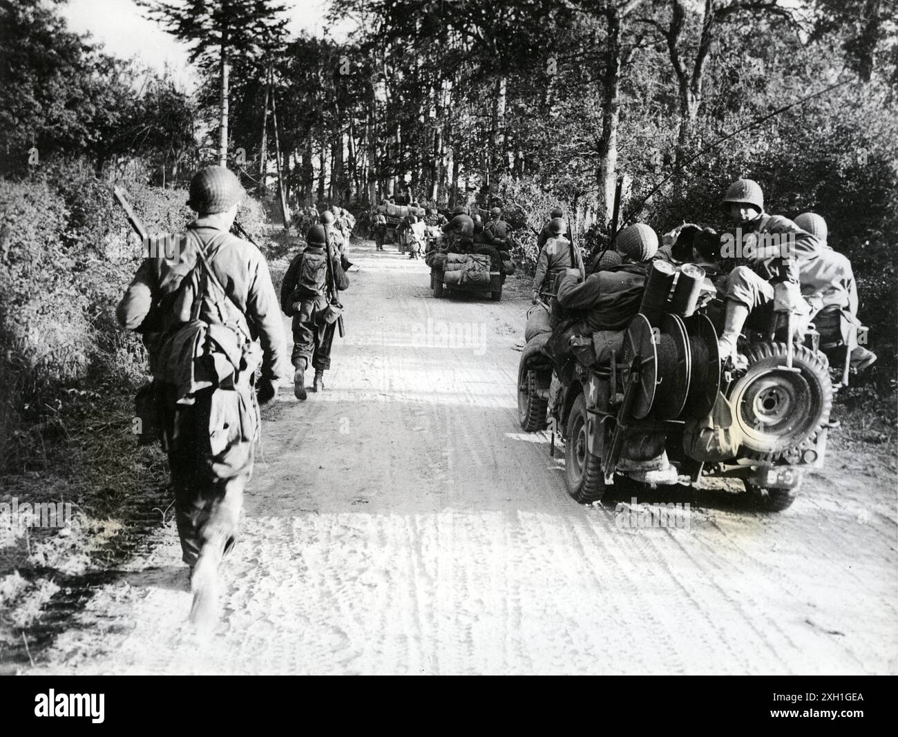 Normandy Landings Progression of American soldiers in Normandy ...