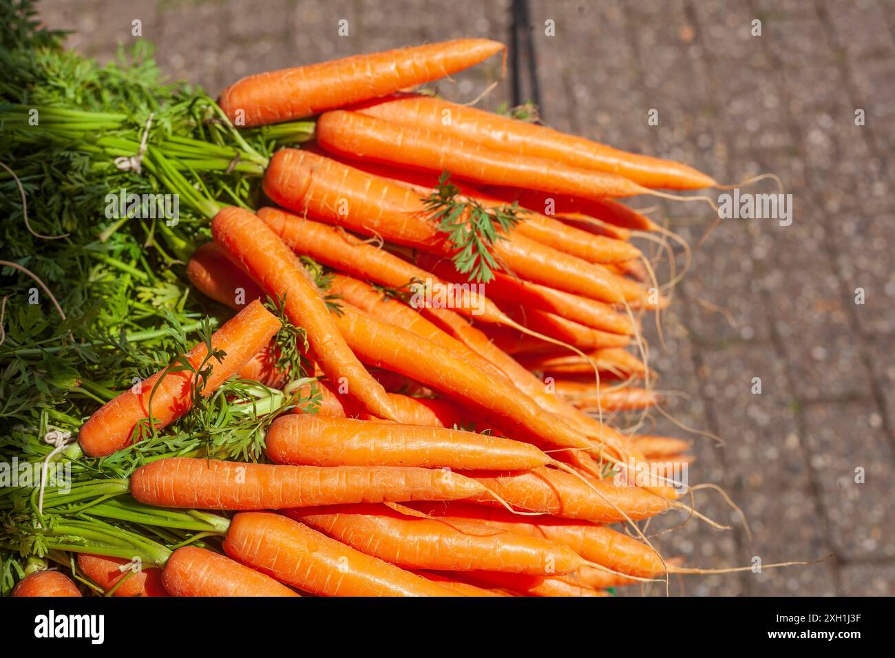 Carrot stall hi-res stock photography and images - Alamy