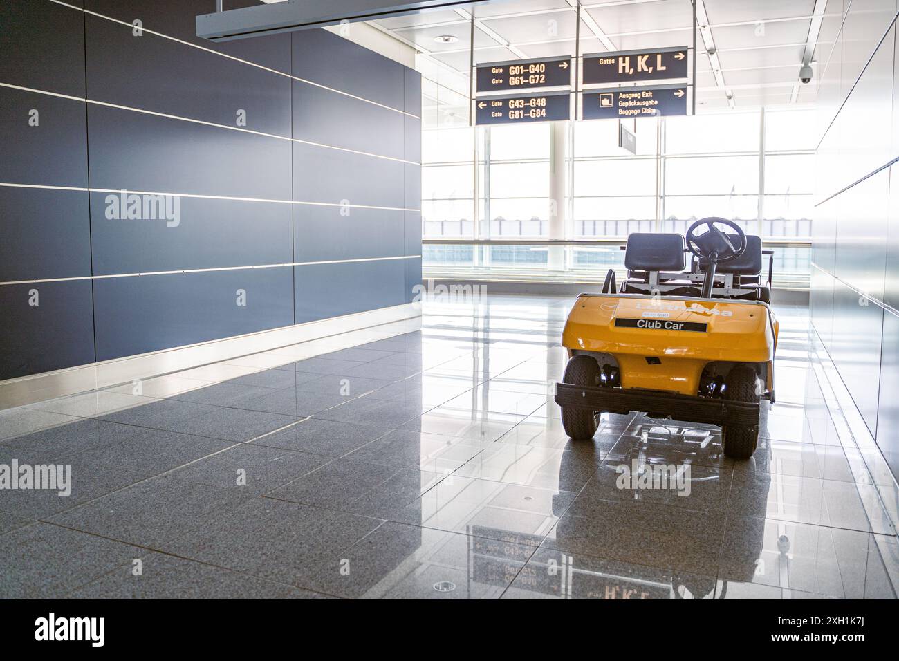 Airport electric cart for convenient transportation in a modern ...