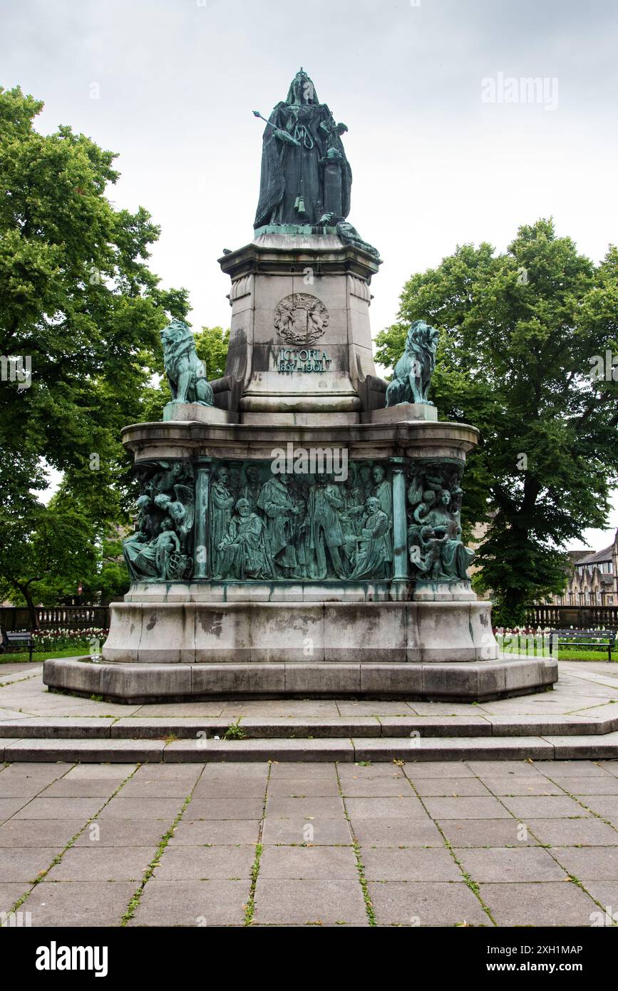 The Queen Victoria Memorial, Dalton Square, Lancaster City Centre ...